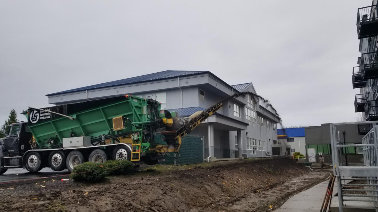 Mulchworx North West | A Division of Lawn Salon Landscaping Services, LLC.